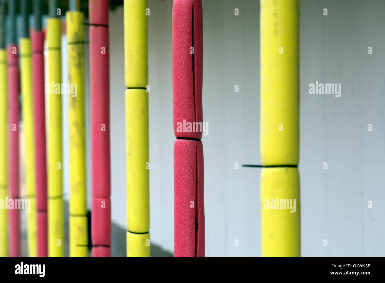 Colourful scaffolding hi-res stock photography and images - Alamy