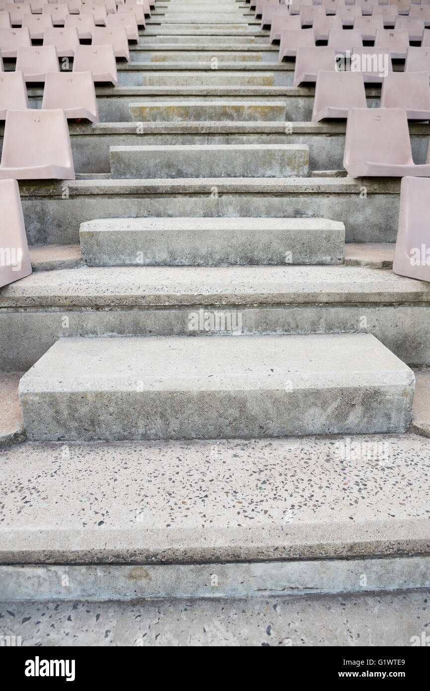 Empty steps hi-res stock photography and images - Alamy