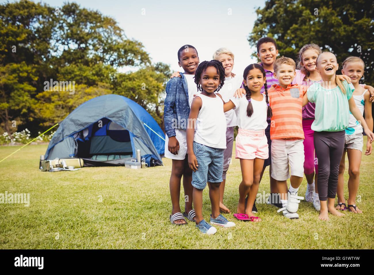 Female kids children posing hi-res stock photography and images - Alamy