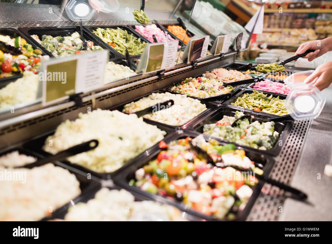 Store prepared meal hi-res stock photography and images - Alamy