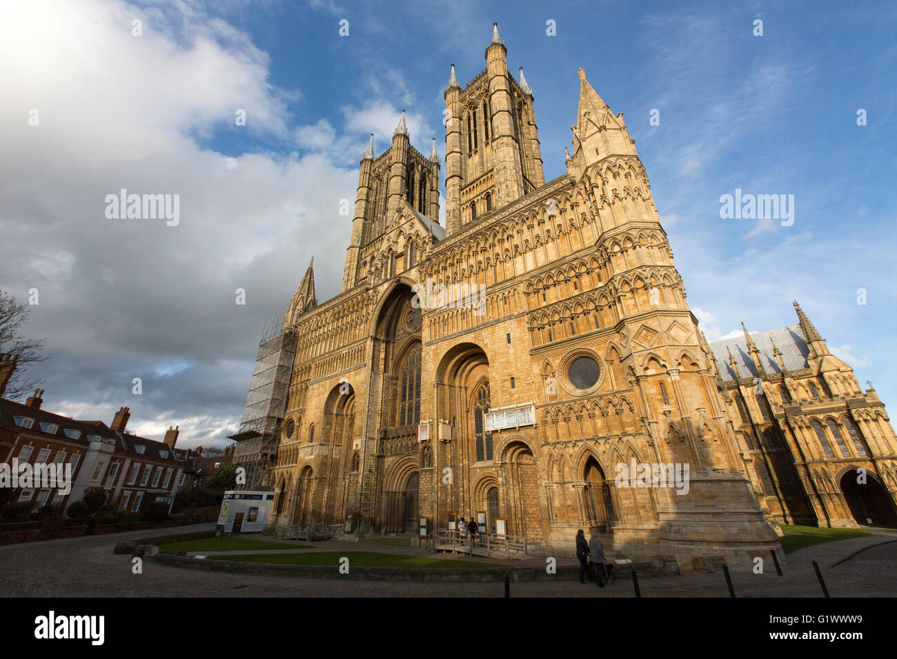 Front view lincoln cathedral lincolnshire hi-res stock photography and ...