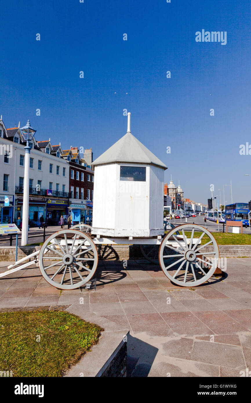 Victorian bathing machine hi-res stock photography and images - Alamy