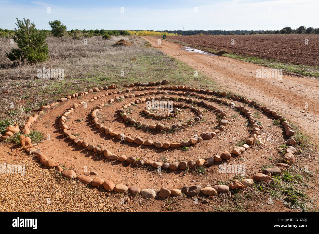 Spiral maze hi-res stock photography and images - Alamy