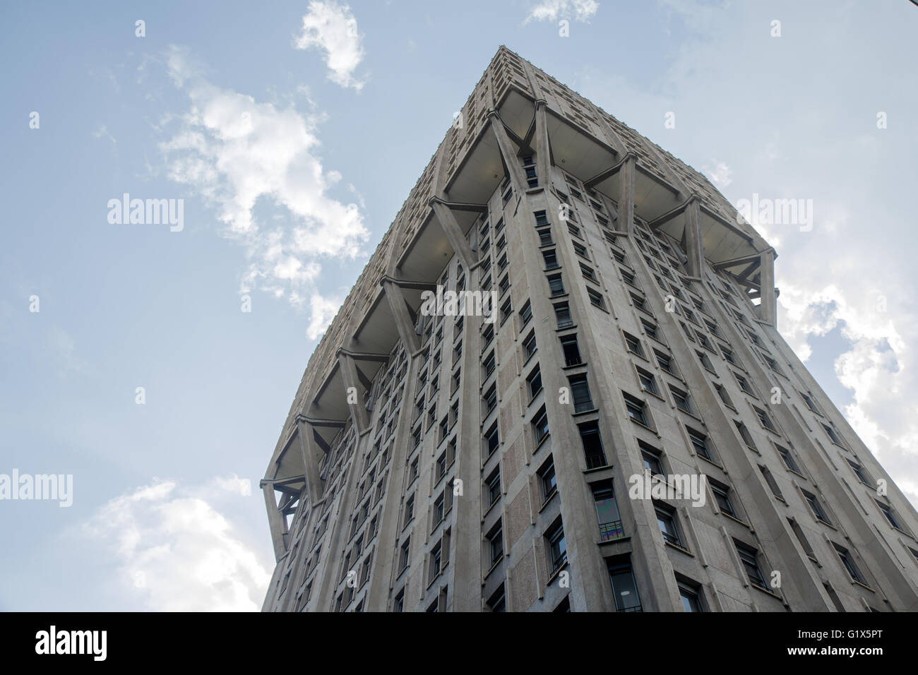 Velasca tower in Milan, Italy, brutalist architecture Stock Photo - Alamy