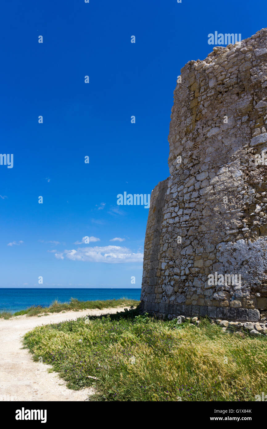 Salento, Torre Chianca: coastal tower crumbling Stock Photo - Alamy