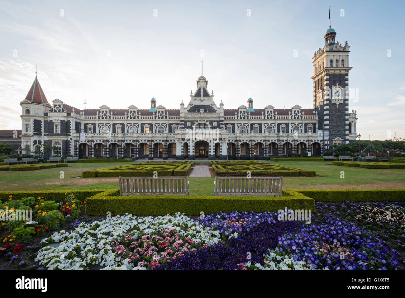 Dunedin railway station hi-res stock photography and images - Alamy