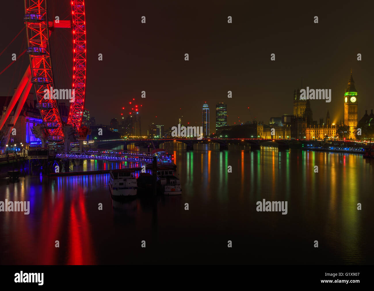 London bridges at night hi-res stock photography and images - Alamy