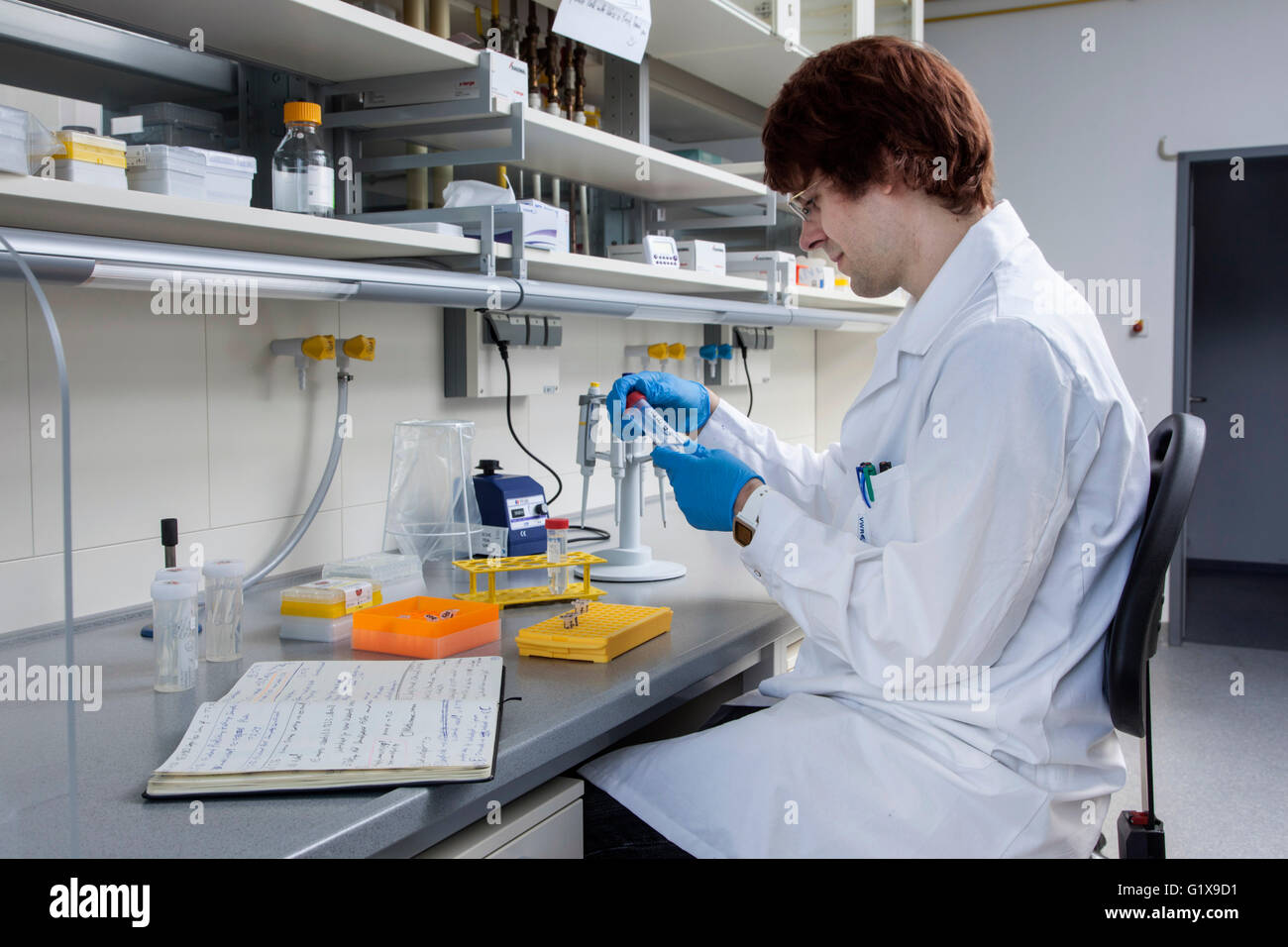 Employee research hi-res stock photography and images - Alamy