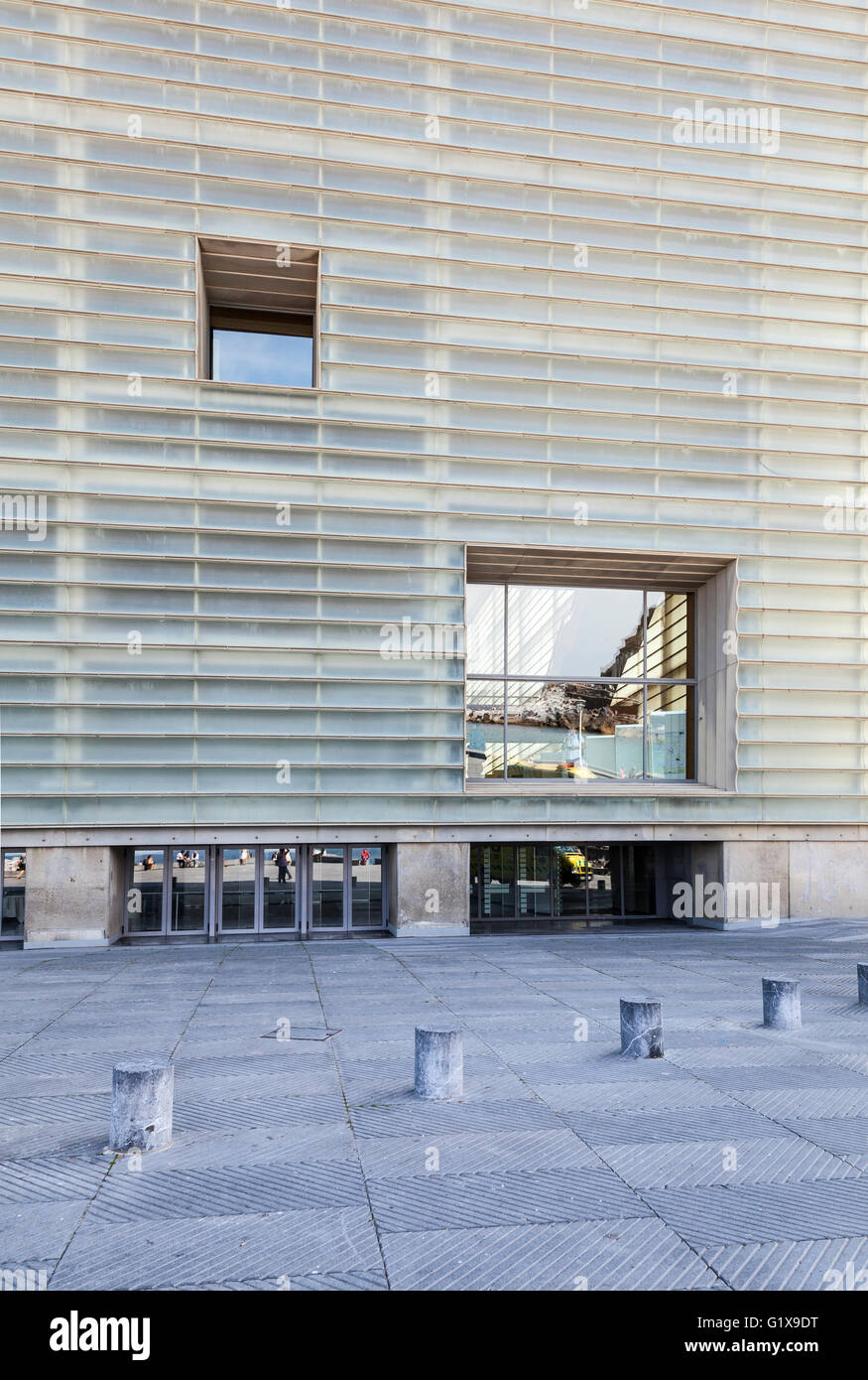 Fiberglass cladding hi-res stock photography and images - Alamy