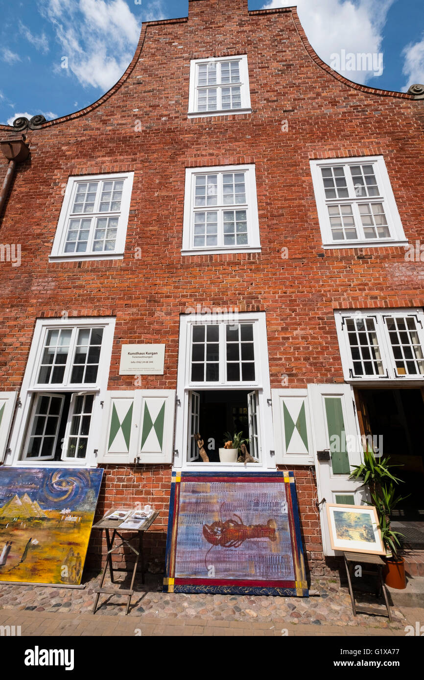 Art gallery in traditional Dutch style house in Dutch Quarter in ...