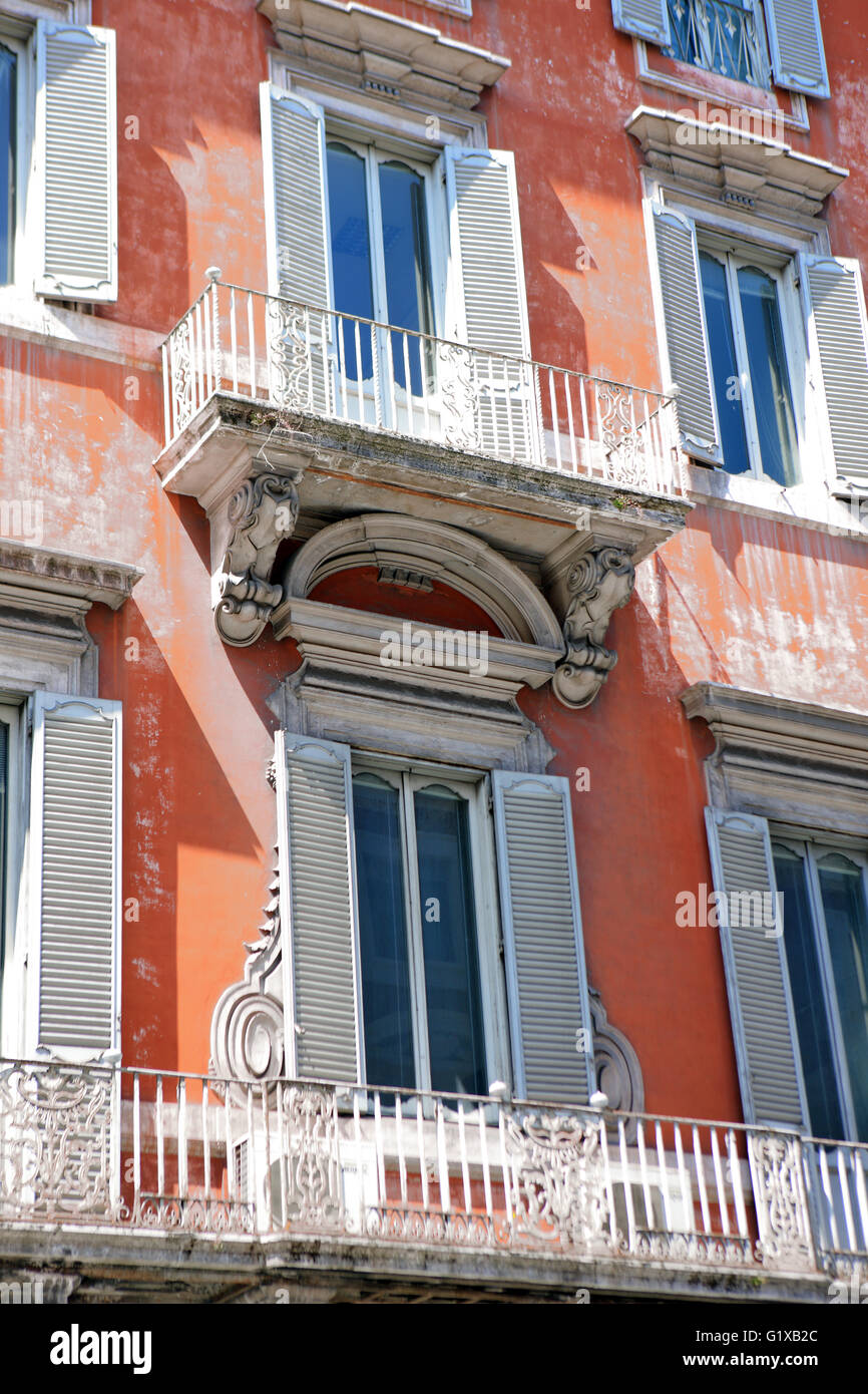 Balcony verandah italy hi-res stock photography and images - Alamy