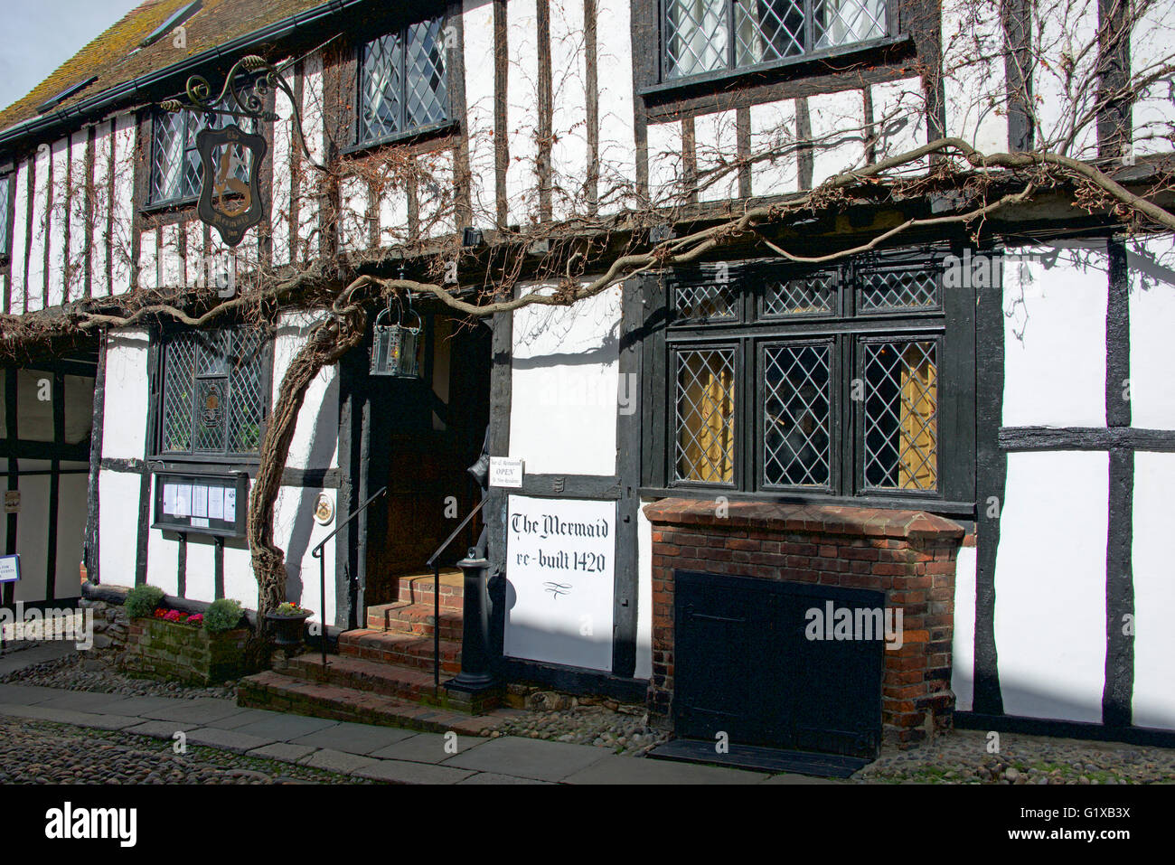 View of the historic Mermaid Inn, Rye, Sussex Stock Photo - Alamy