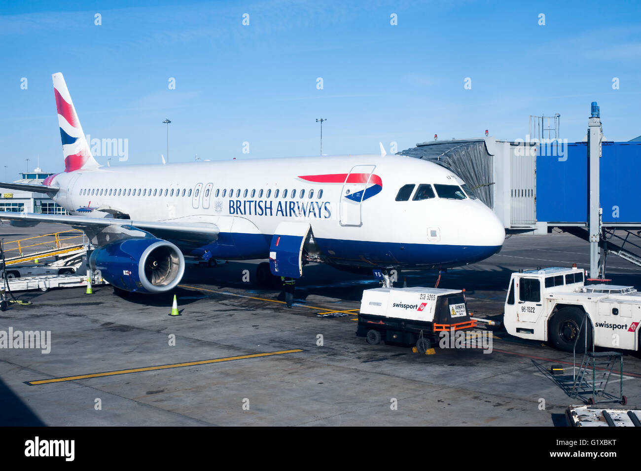 Airport cargo terminals hi-res stock photography and images - Alamy