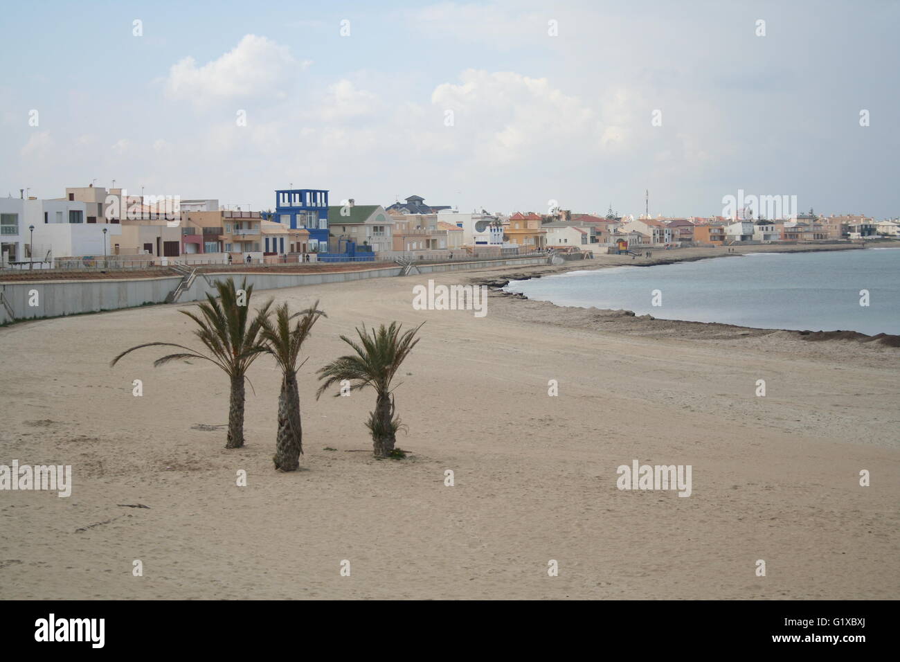 Sandy small beach hi-res stock photography and images - Alamy