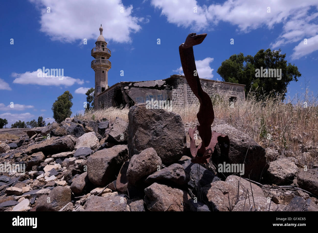 Ruins of a mosque destroyed by the Israeli air force in 1973 war in ...