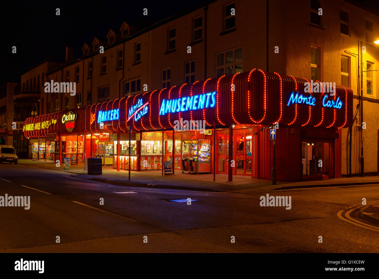 Amusement arcade on Rhyl promenade Stock Photo - Alamy