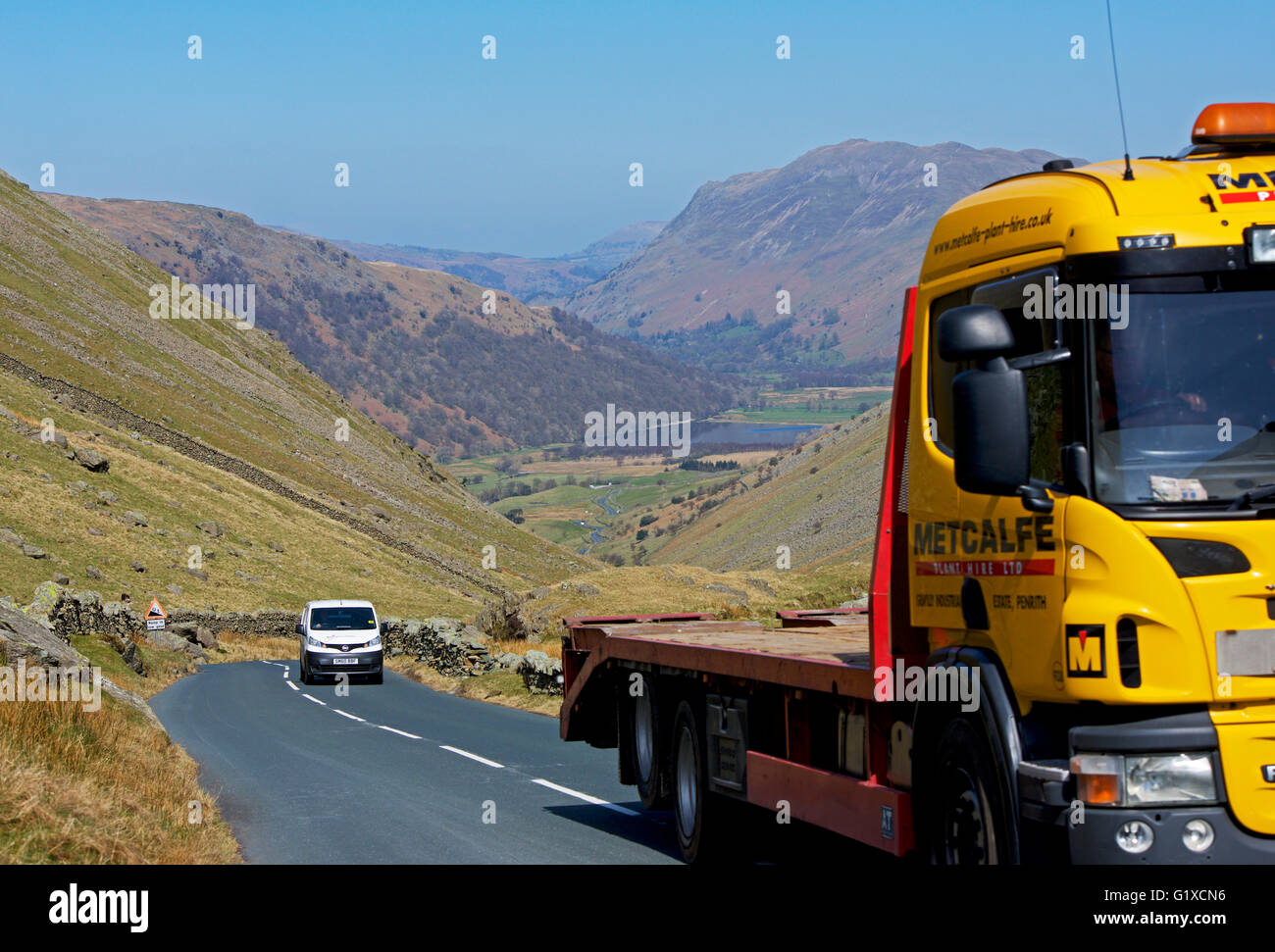 Lorry on the Kirkstone Pass, Lake District National Park, Cumbria ...