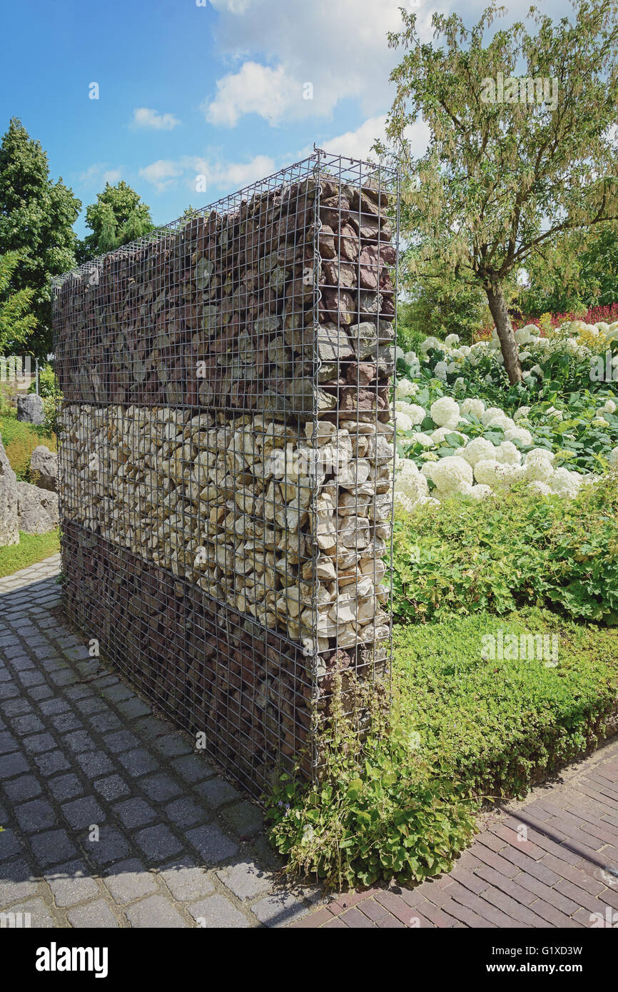 Stone fence hi-res stock photography and images - Alamy