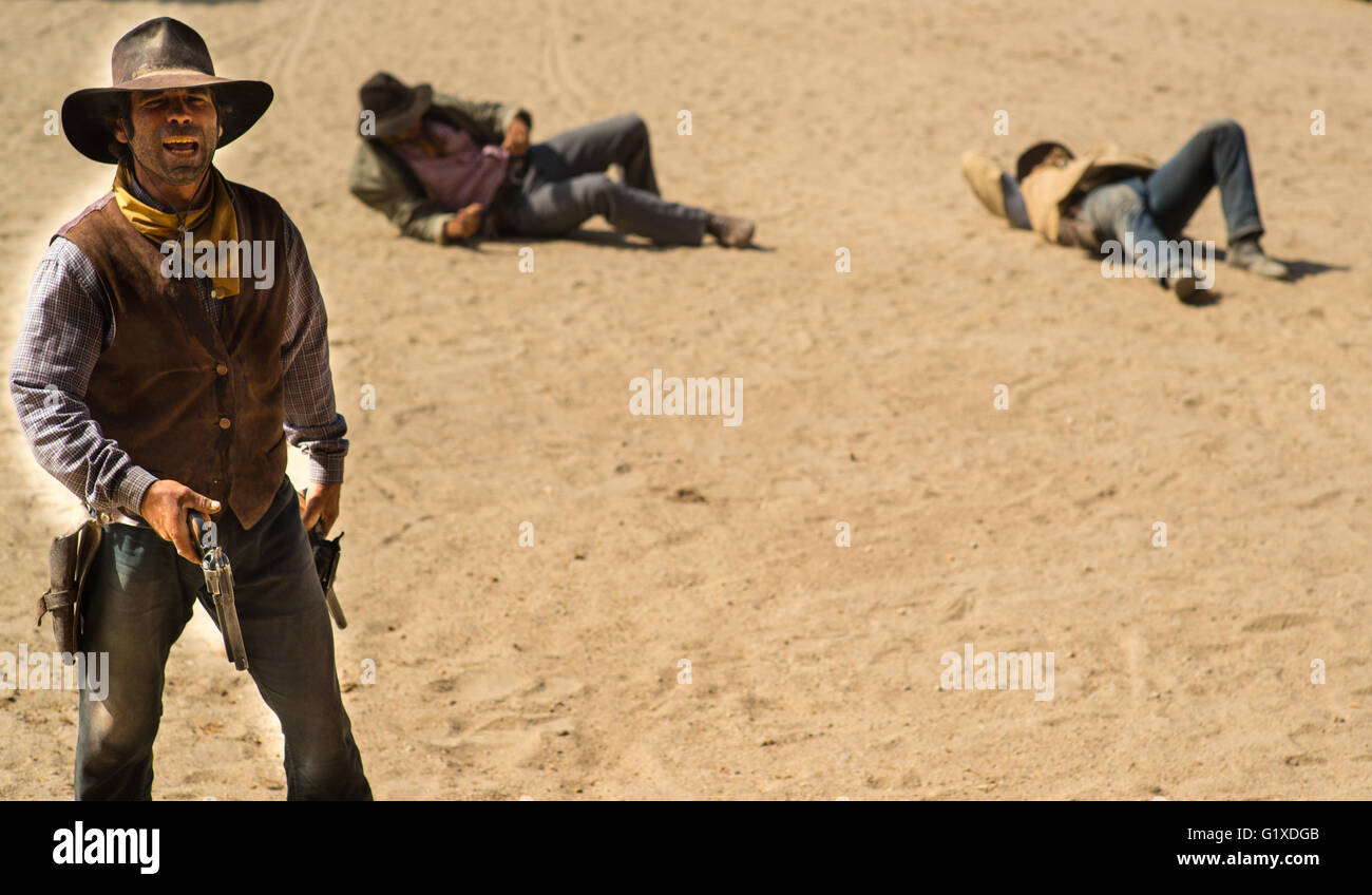 The wild west gun fight hi-res stock photography and images - Alamy