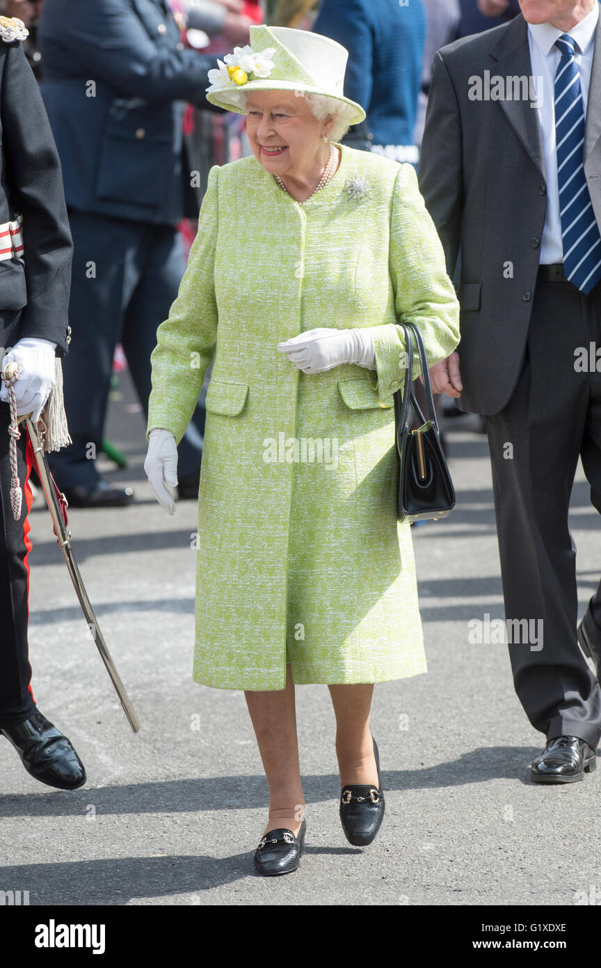 Queen walkabout happy hi-res stock photography and images - Alamy