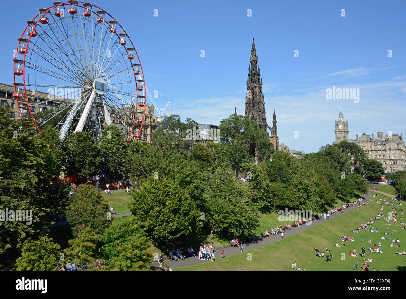 Edinburgh Festival Wheel by Princes Street gardens. A temporary ...