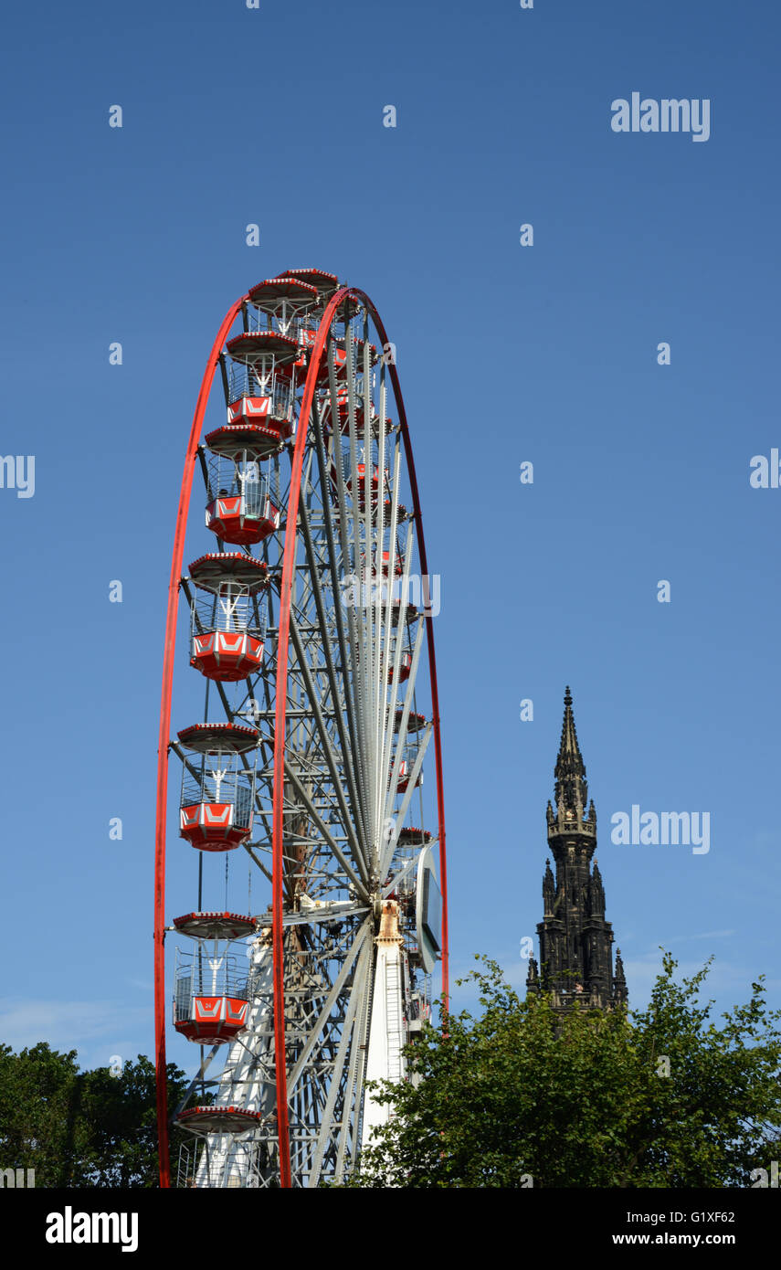 Edinburgh Festival Wheel by Princes Street gardens. A temporary ...