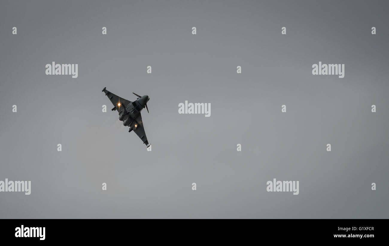 A Typhoon fighter aircraft in flight Stock Photo - Alamy