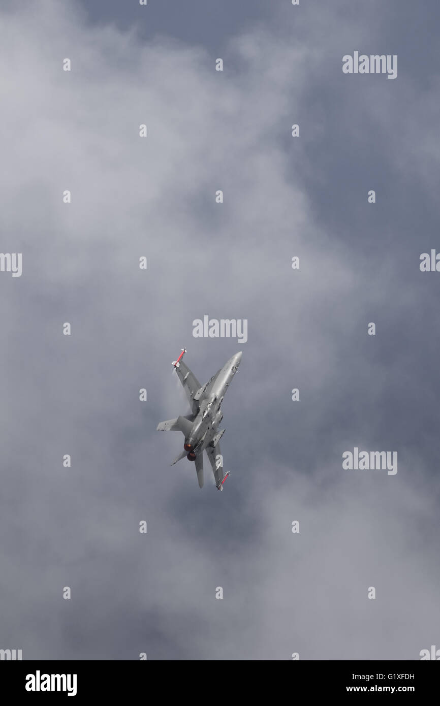 F18 aircraft fighter canopy hi-res stock photography and images - Alamy