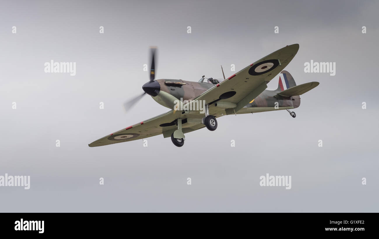 Spitfire fighter aircraft hi-res stock photography and images - Alamy