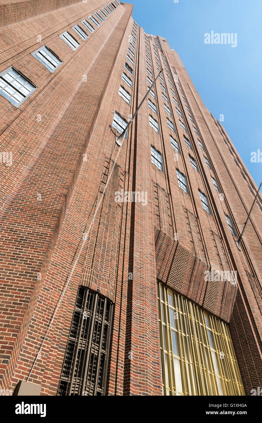 Low angle view of the front exterior of the AT&T Long Distance Building ...