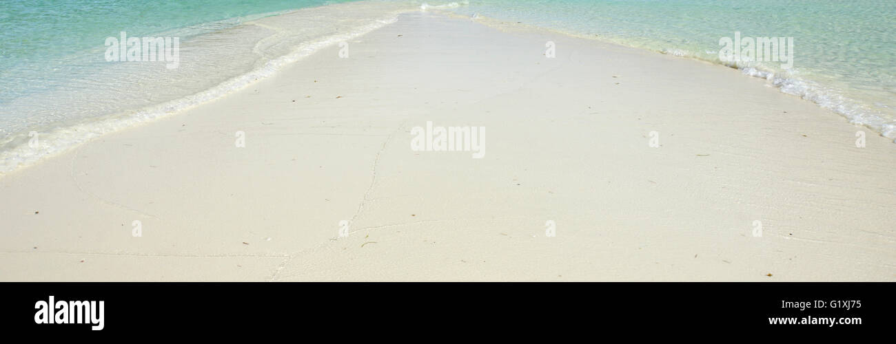 waves touching sandbar in the indian ocean Stock Photo - Alamy