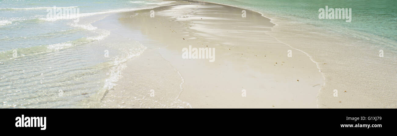 waves touching sandbar in the indian ocean Stock Photo - Alamy