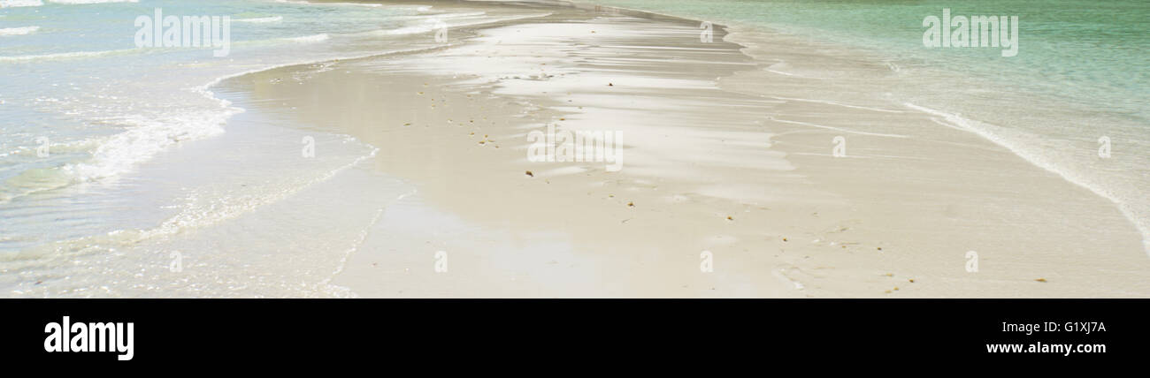 waves touching sandbar in the indian ocean Stock Photo - Alamy