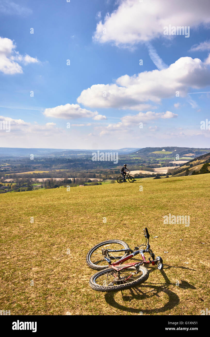 Unattended bicycle hi-res stock photography and images - Alamy