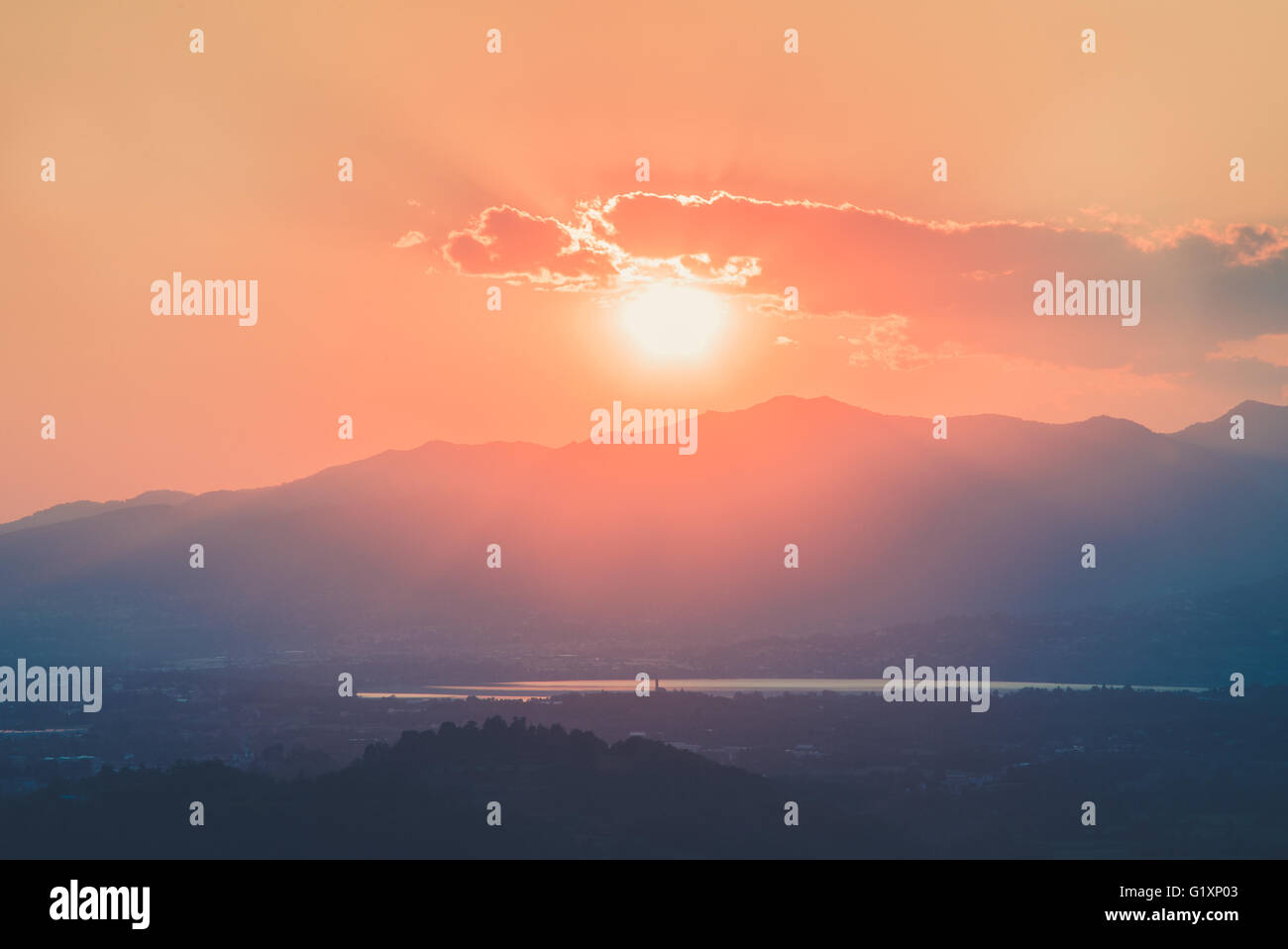 Time lapse sunset mountains background hi-res stock photography and ...