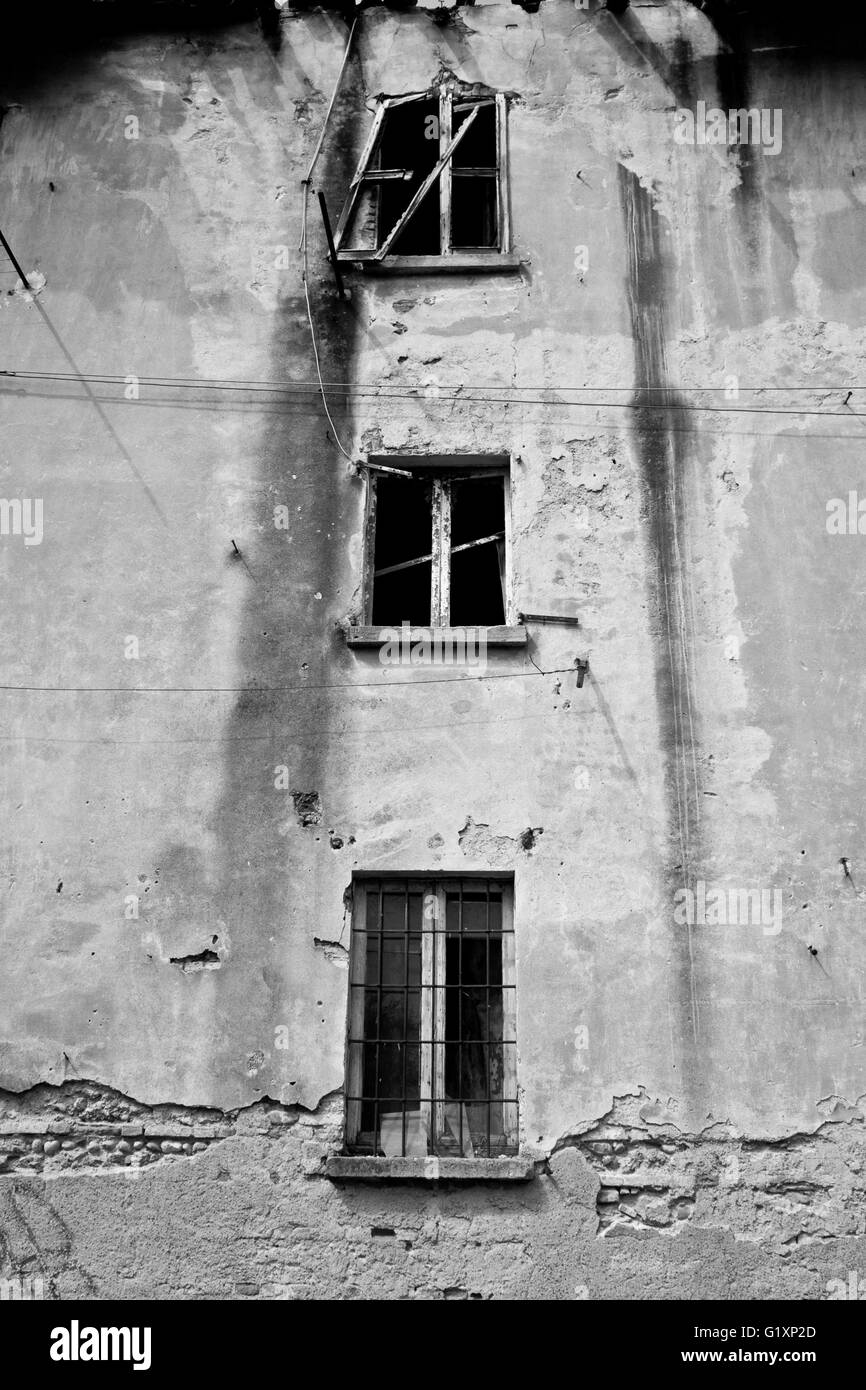 Dirty windows Black and White Stock Photos & Images - Alamy