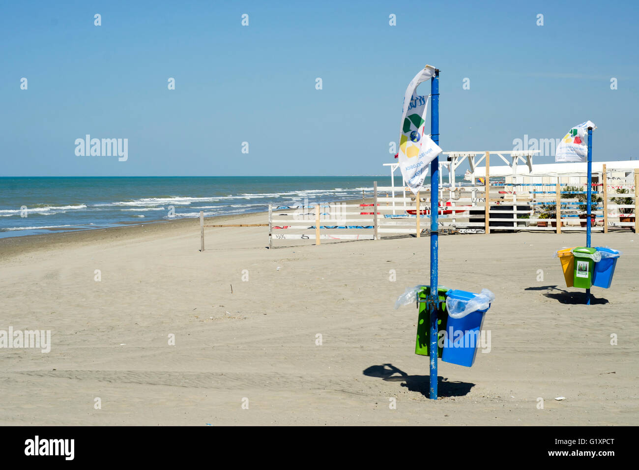 Recycling bins on beach hi-res stock photography and images - Alamy
