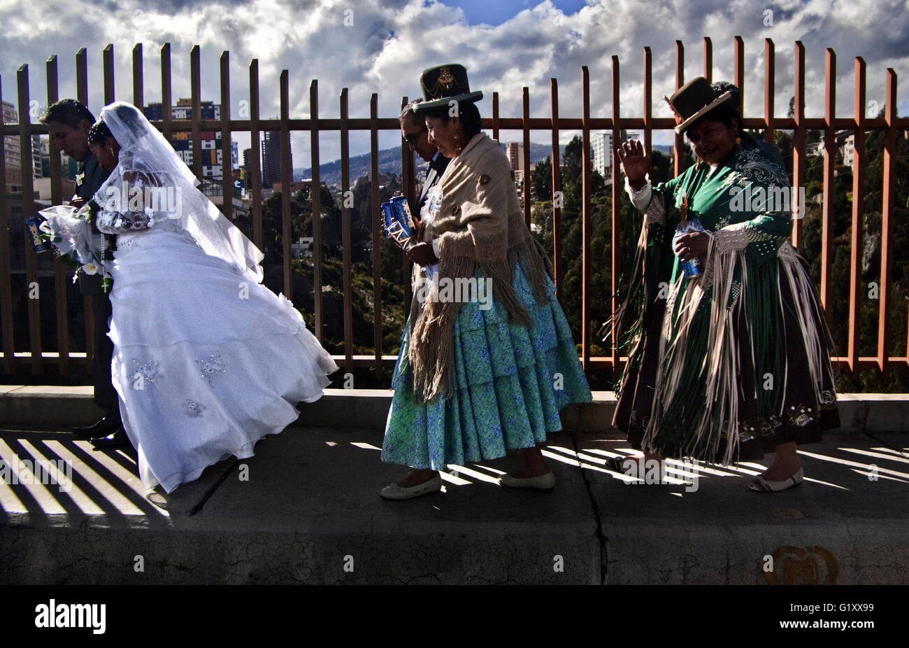 Apr 16, 2016 - La Paz, Bolivia - Weddings in the triple bridges. In La ...