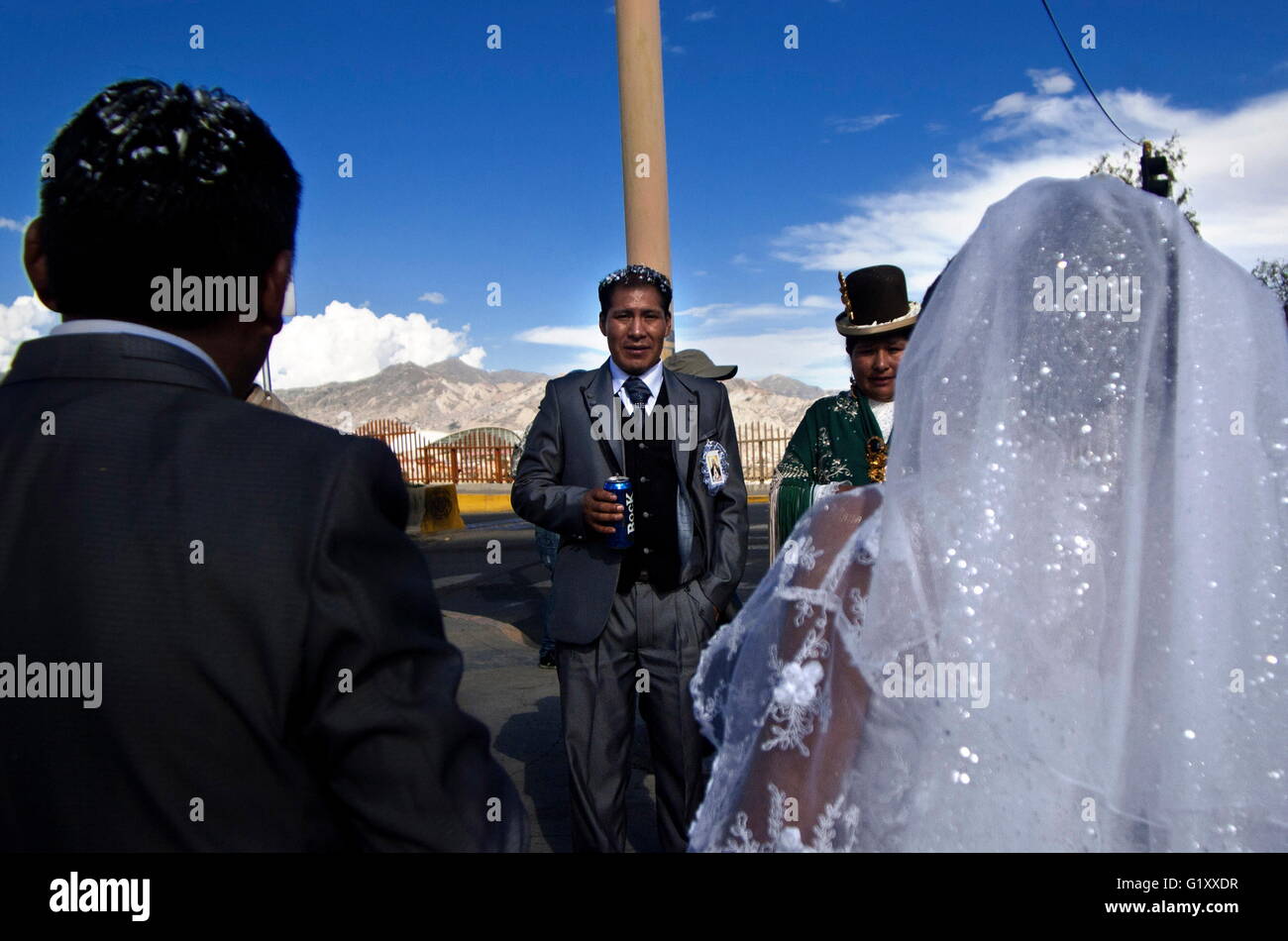 Apr 16, 2016 - La Paz, Bolivia - Weddings in the triple bridges. In La ...