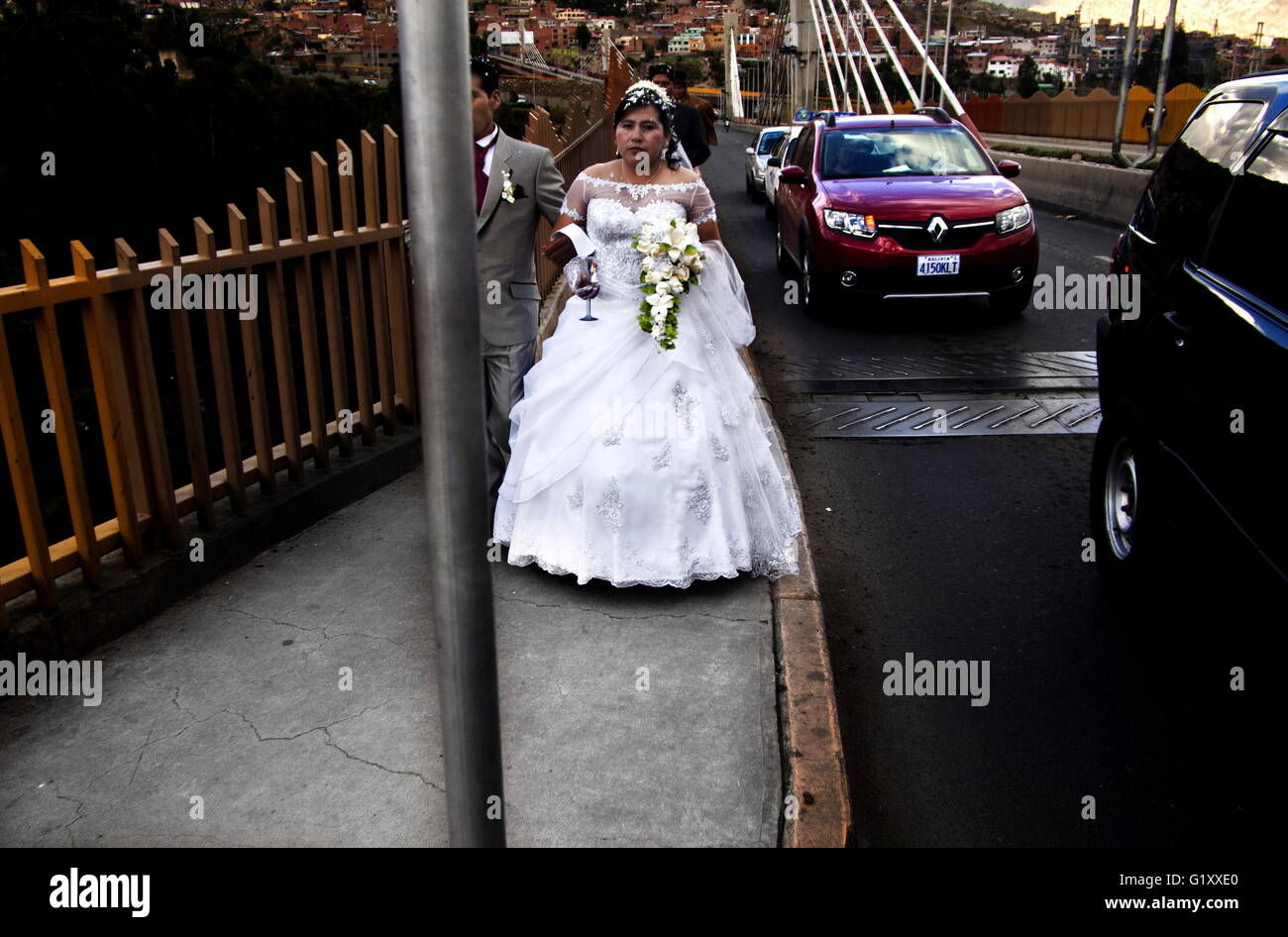 Apr 16, 2016 - La Paz, Bolivia - Weddings in the triple bridges. In La ...