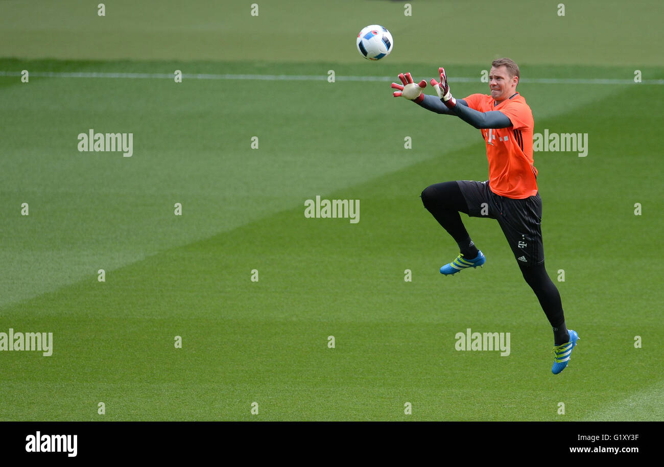 Berlin, Germany. 20th May, 2016. Munich's goalkeeper Manuel Neuer ...