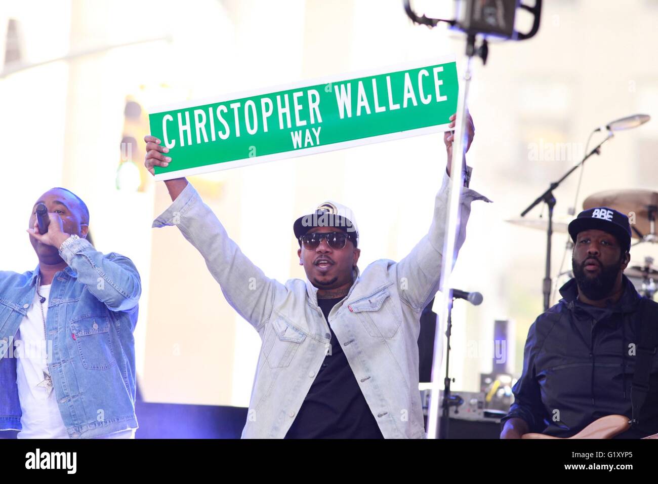 Puff daddy hi-res stock photography and images - Alamy