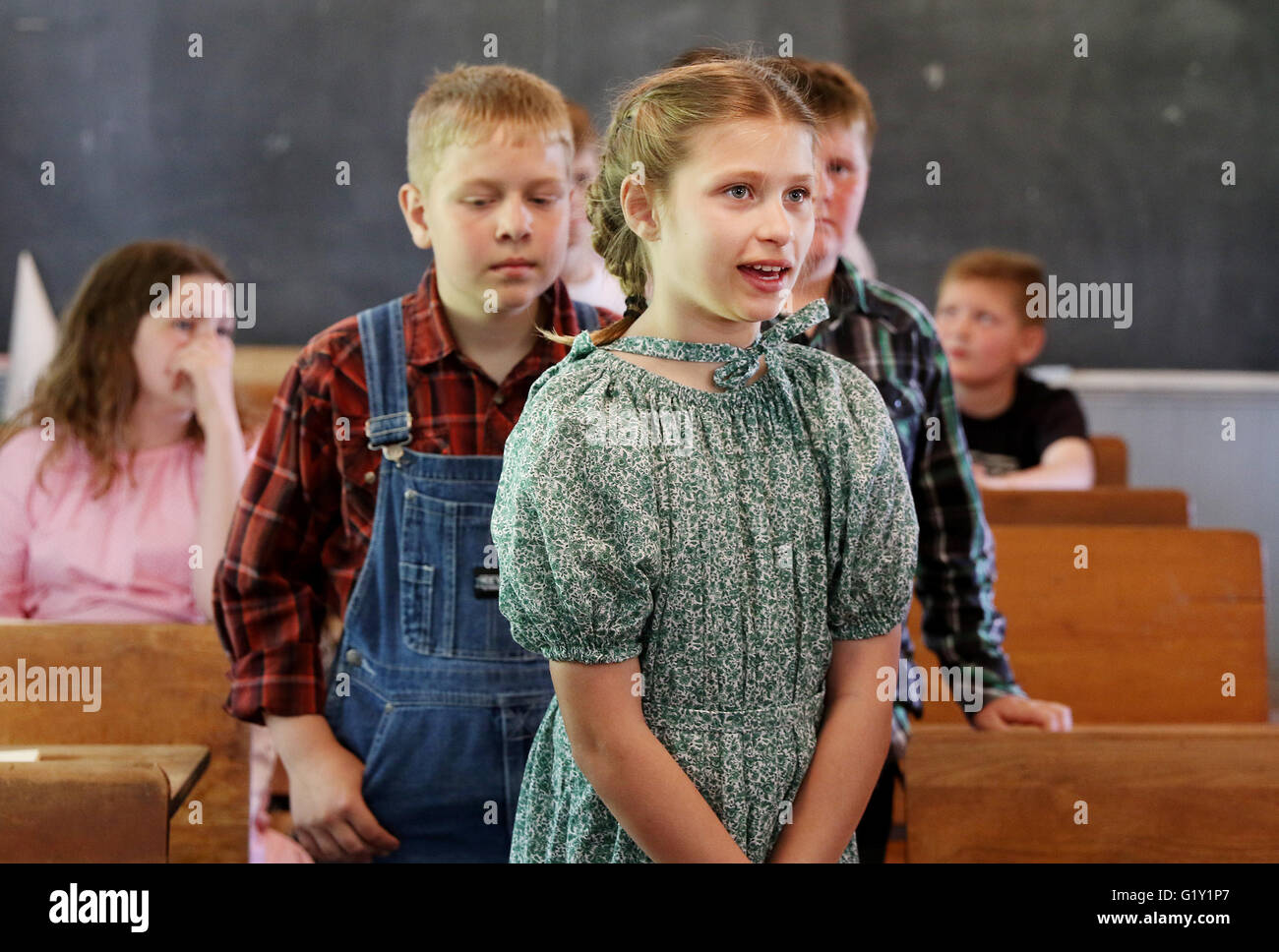 Elementary school spelling bee hi-res stock photography and images - Alamy