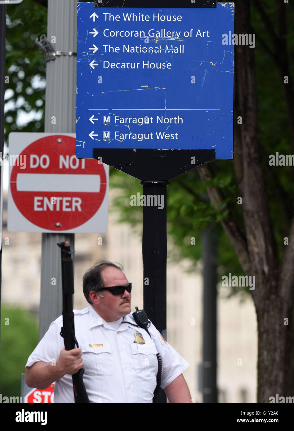 United states secret service weapon hi-res stock photography and images ...