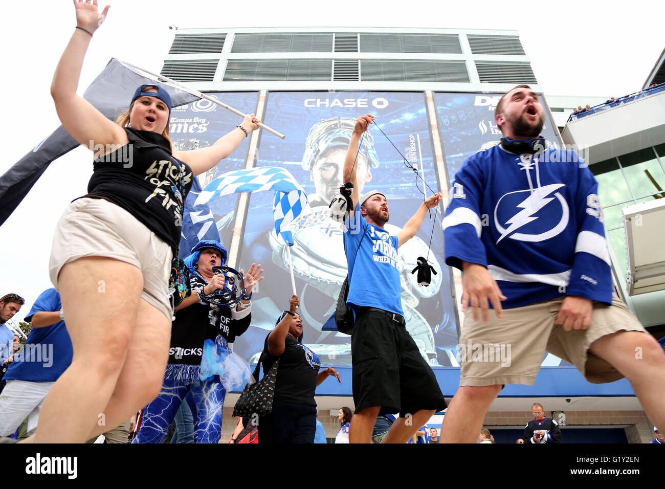 Thunder sticks hi-res stock photography and images - Alamy