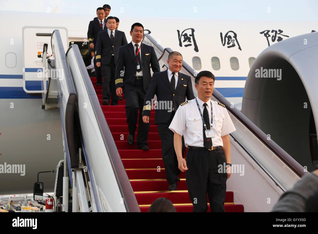 First boeing 787 dreamliner under hi-res stock photography and images ...