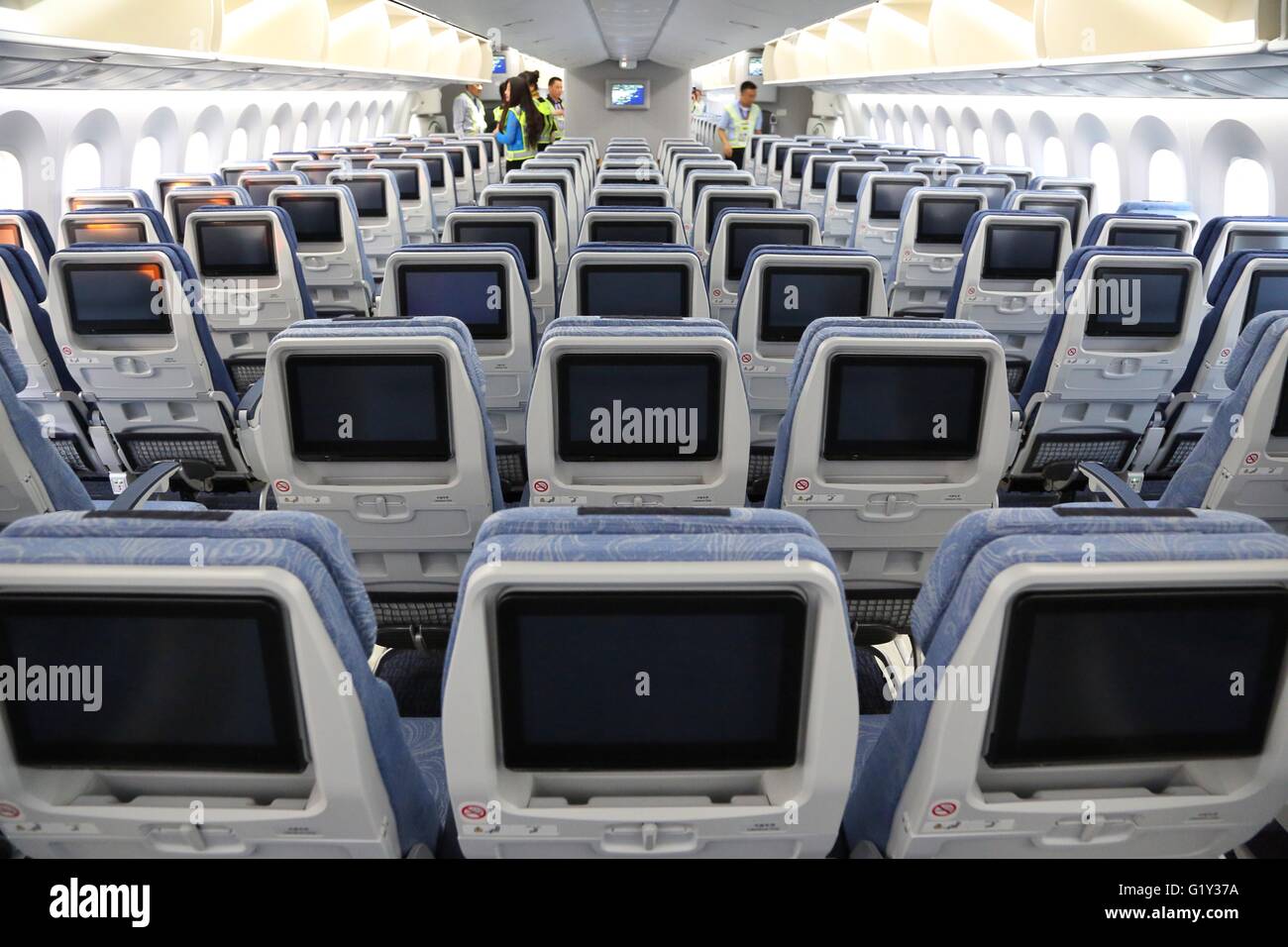 Boeing 787 dreamliner interior hi-res stock photography and images - Alamy