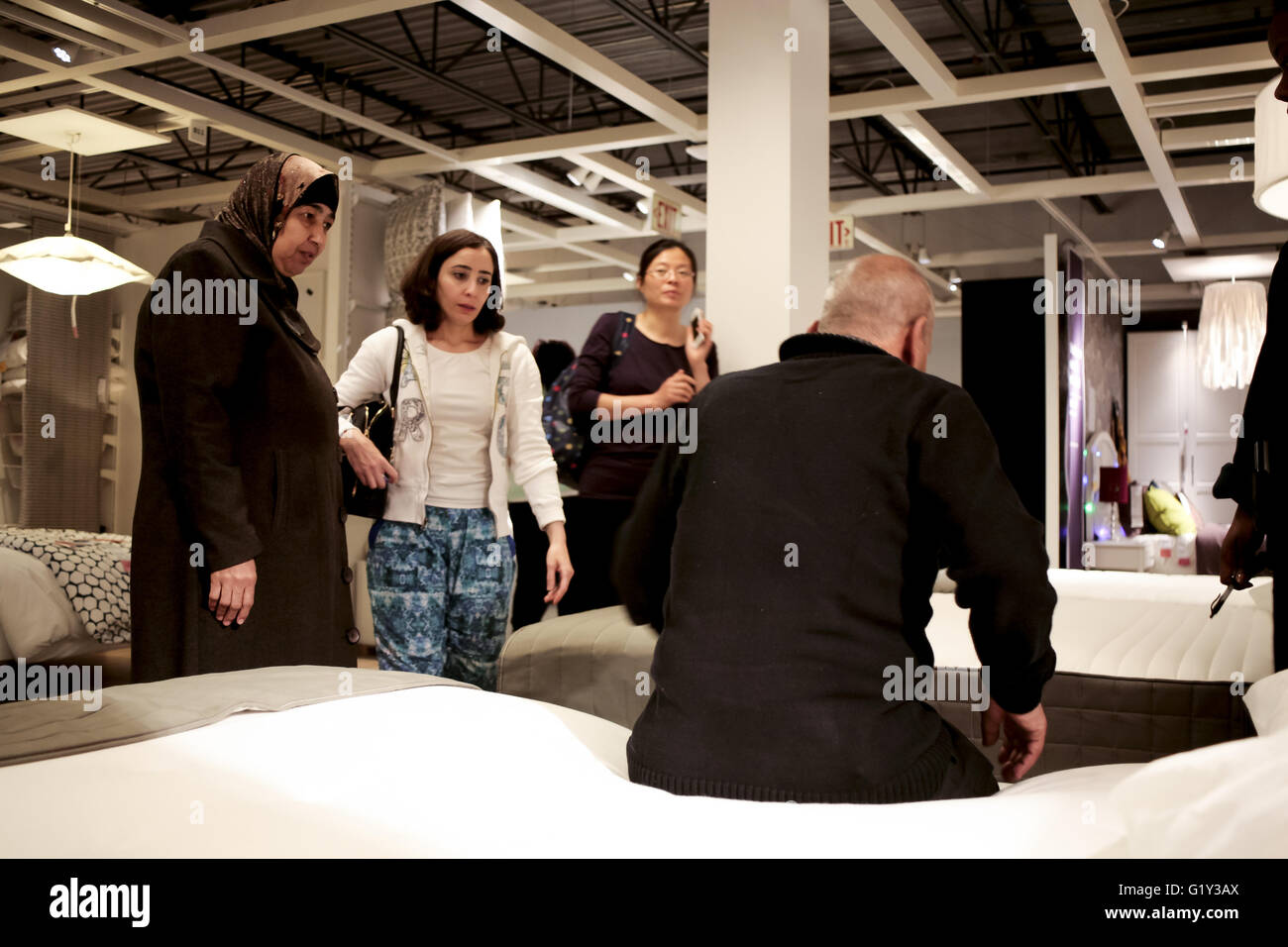 Refugee Beds Stock Photos & Refugee Beds Stock Images - Alamy