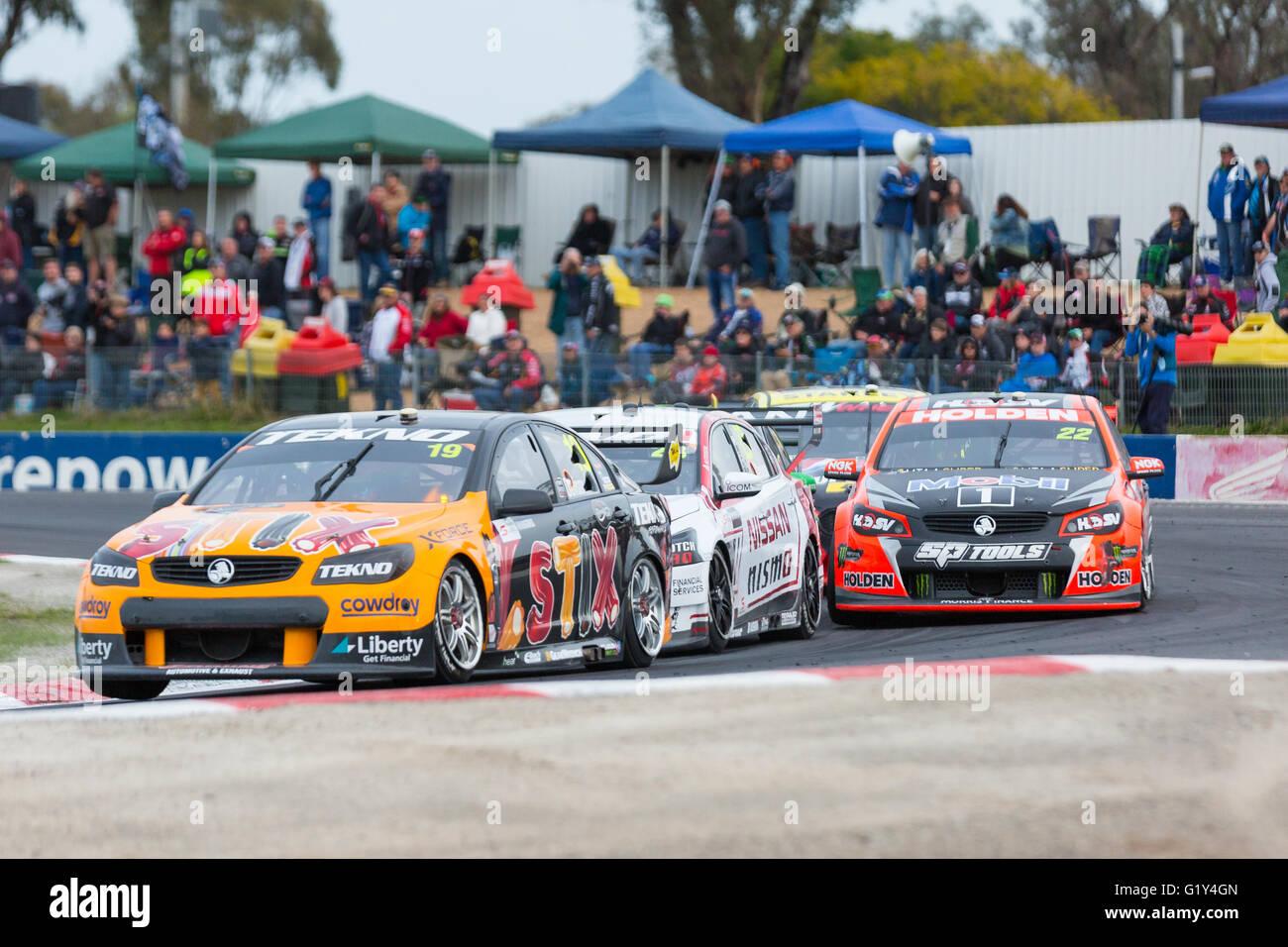 MELBOURNE, WINTON/AUSTRALIA, 20 MAY, 2016: Aussie Race cars battle it ...
