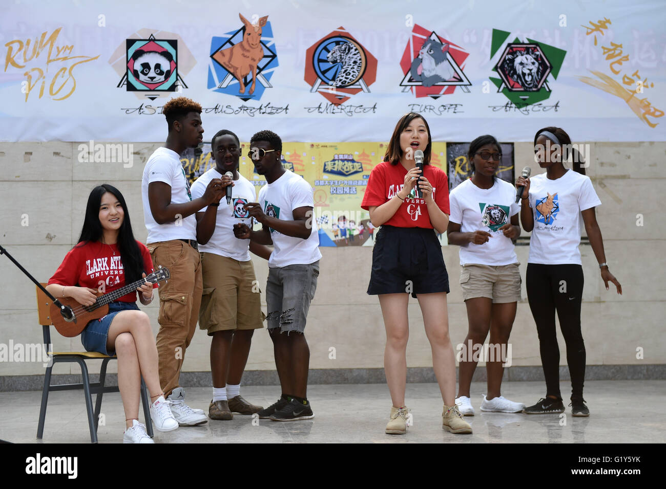 Foreign exchange students china hi-res stock photography and images - Alamy